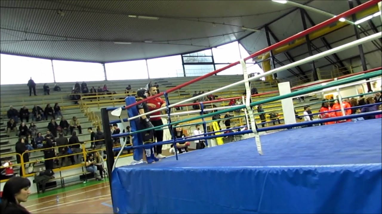 Izzo Valentino kick light 28/02/2016 - YouTube