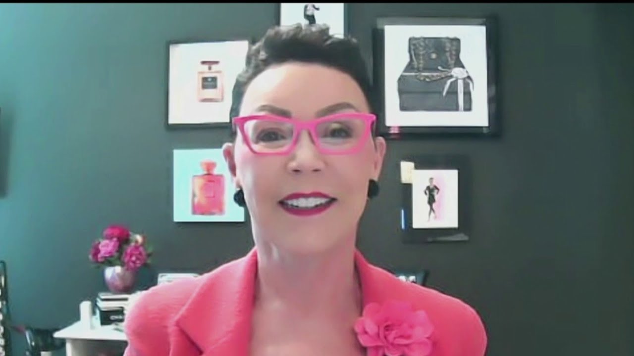 Are crossed arms rude? Body language expert weighs in on trending topic ...