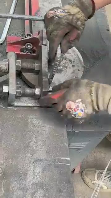 Manual iron rod bending with simple tools - YouTube
