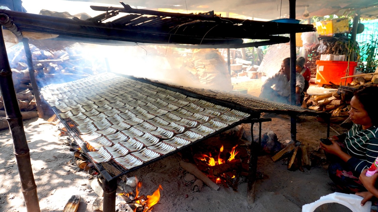 Traditional Smoked Fish Making: A Taste of Cambodia - YouTube