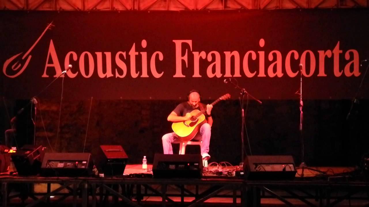 Stefano Barone in Batman Alexander Supertramp - Acoustic Franciacorta ...