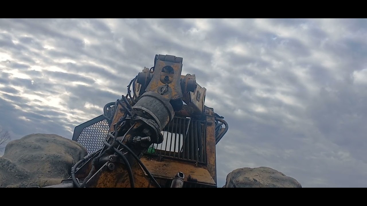 Welding on the bell cutter - YouTube