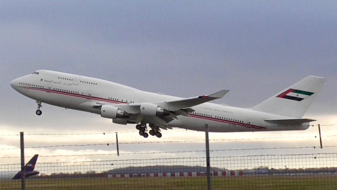Dubai Air Wing Boeing 747-400 takeoff from London Stansted Airport, STN - YouTube