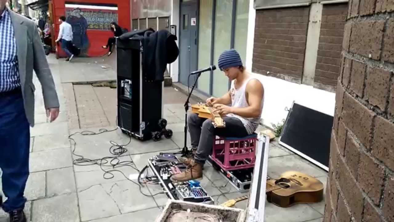 Great Street Singer with Looper - Dublin - Temple Bar - YouTube