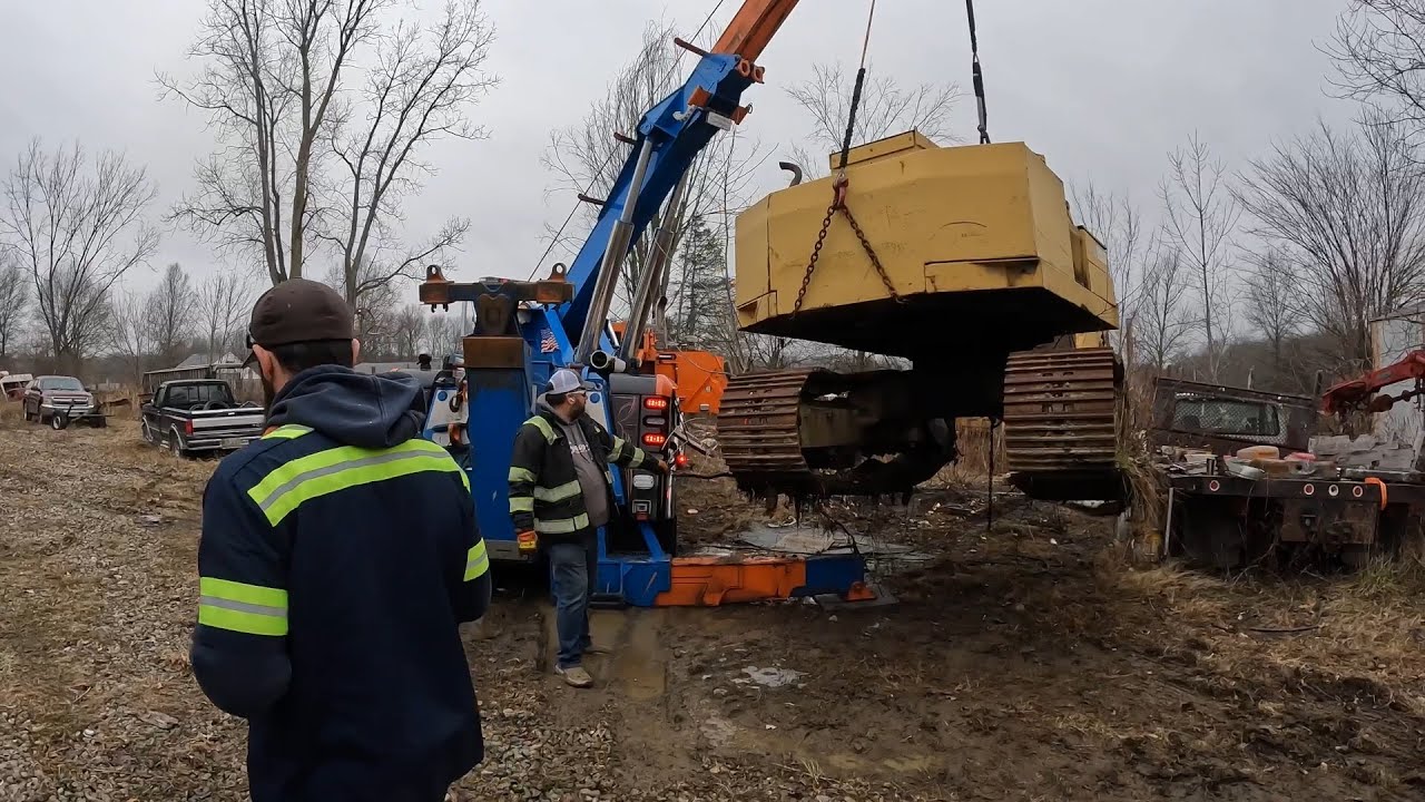 Salvage yard sold an excavator and they called US to help! (our ...