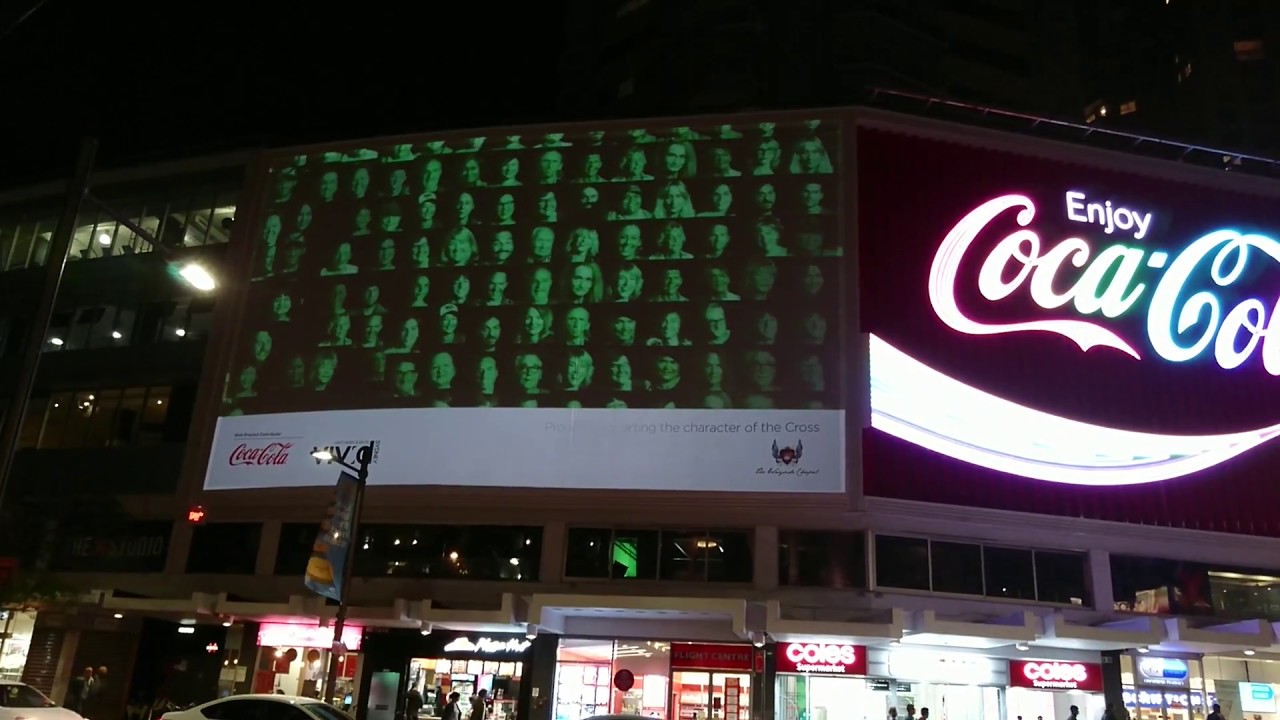 Jeff Duff on Coca-Cola billboard Kings Cross - YouTube