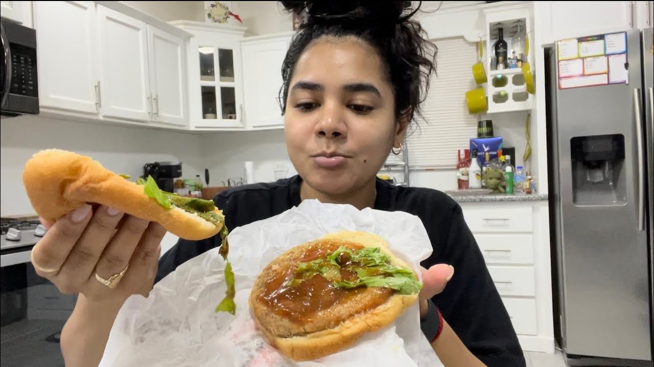 ROYAL CASTLE VEGGI SANDWICH TASTE TEST|| TRINIDAD YOUTUBER - YouTube