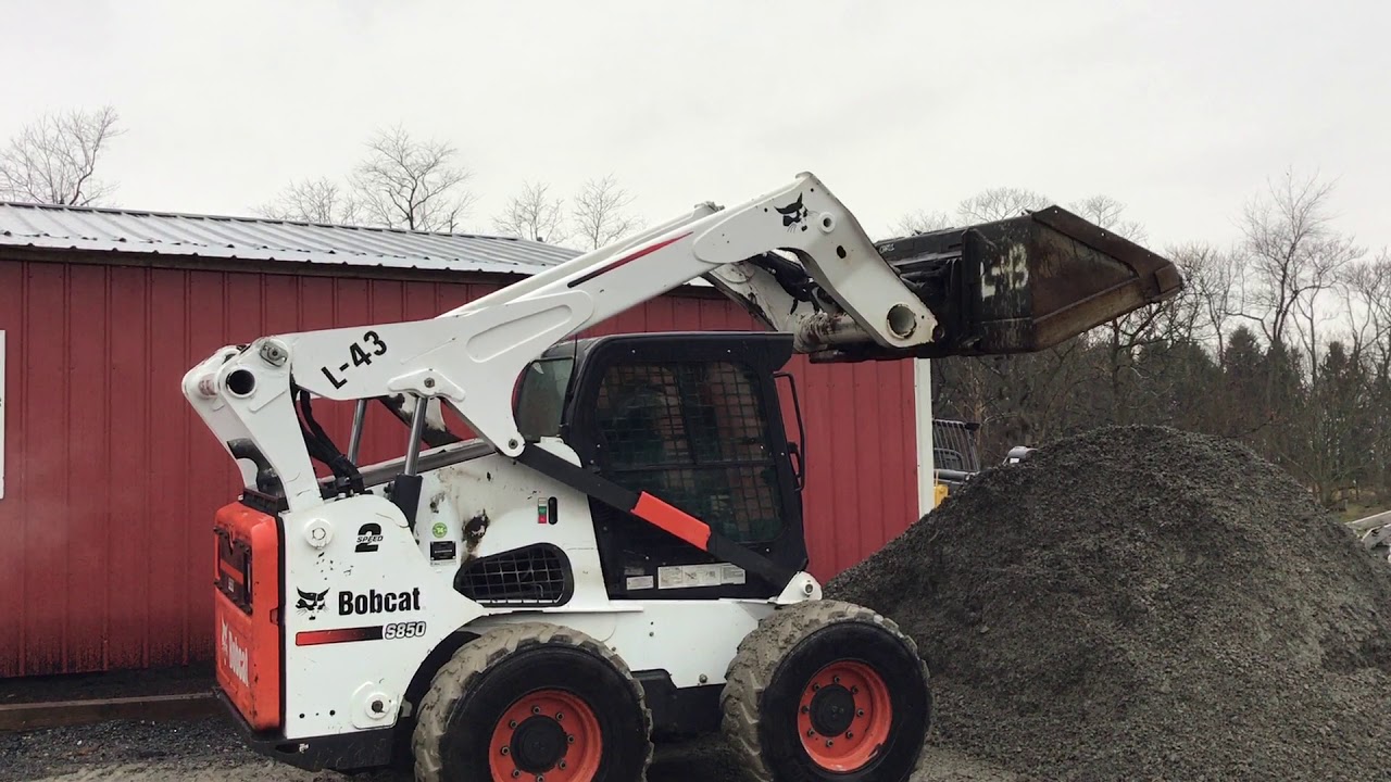 BOBCAT S850 SKID STEER - YouTube