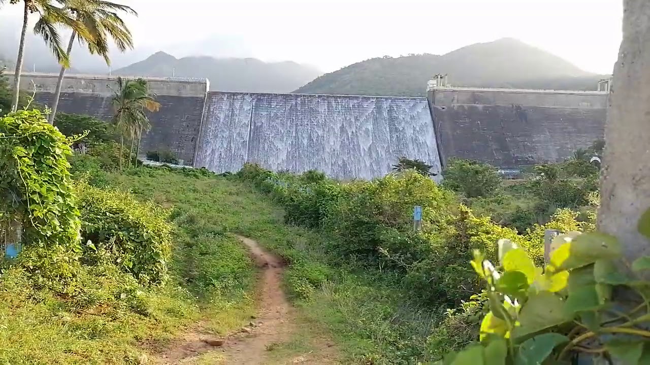 Mekkarai Adavinainar dam - YouTube