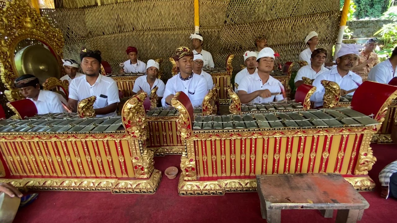 Gong bali gambelan Semar pegulingan manukaya anyar tampaksiring - YouTube