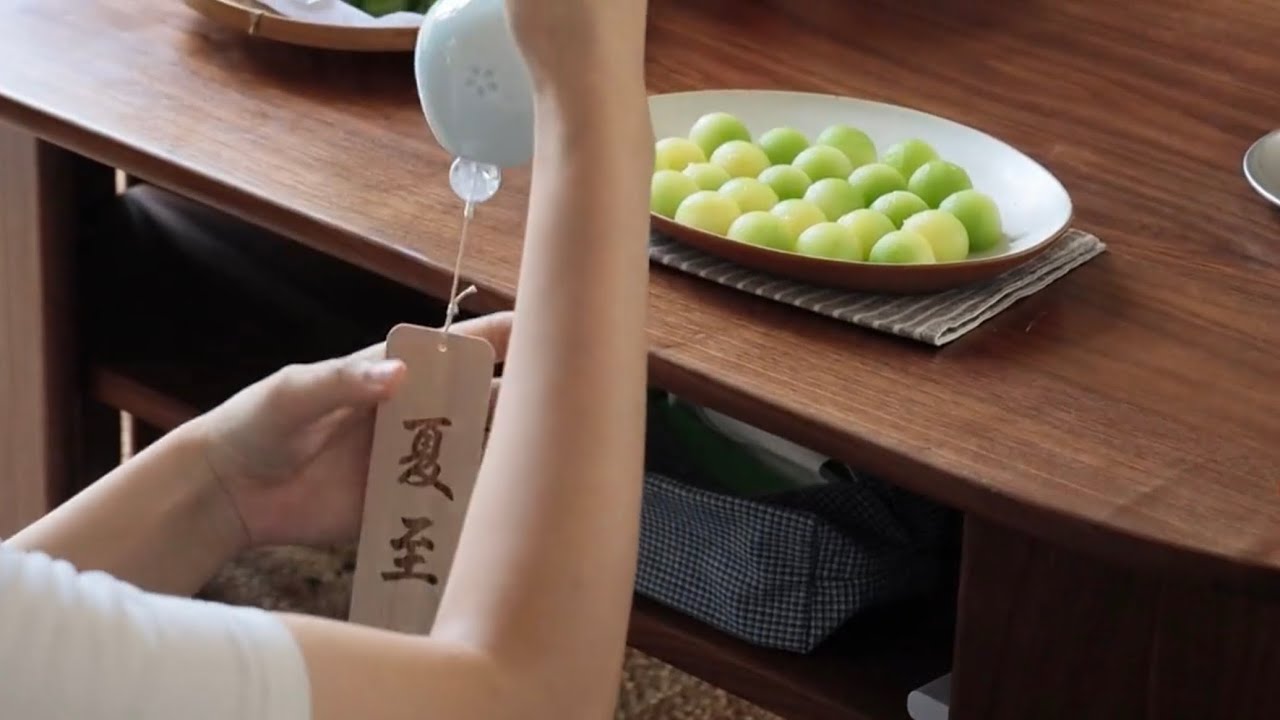 Start of Summer, good luck in summer with apricots. Apricot thousand ...
