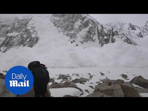 Hikers record as terrifying avalanche rushes towards them - YouTube