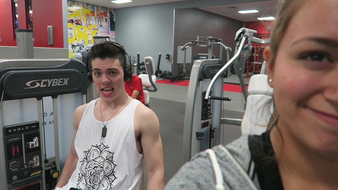 A Day in The Life of FaZe Adapt! - YouTube