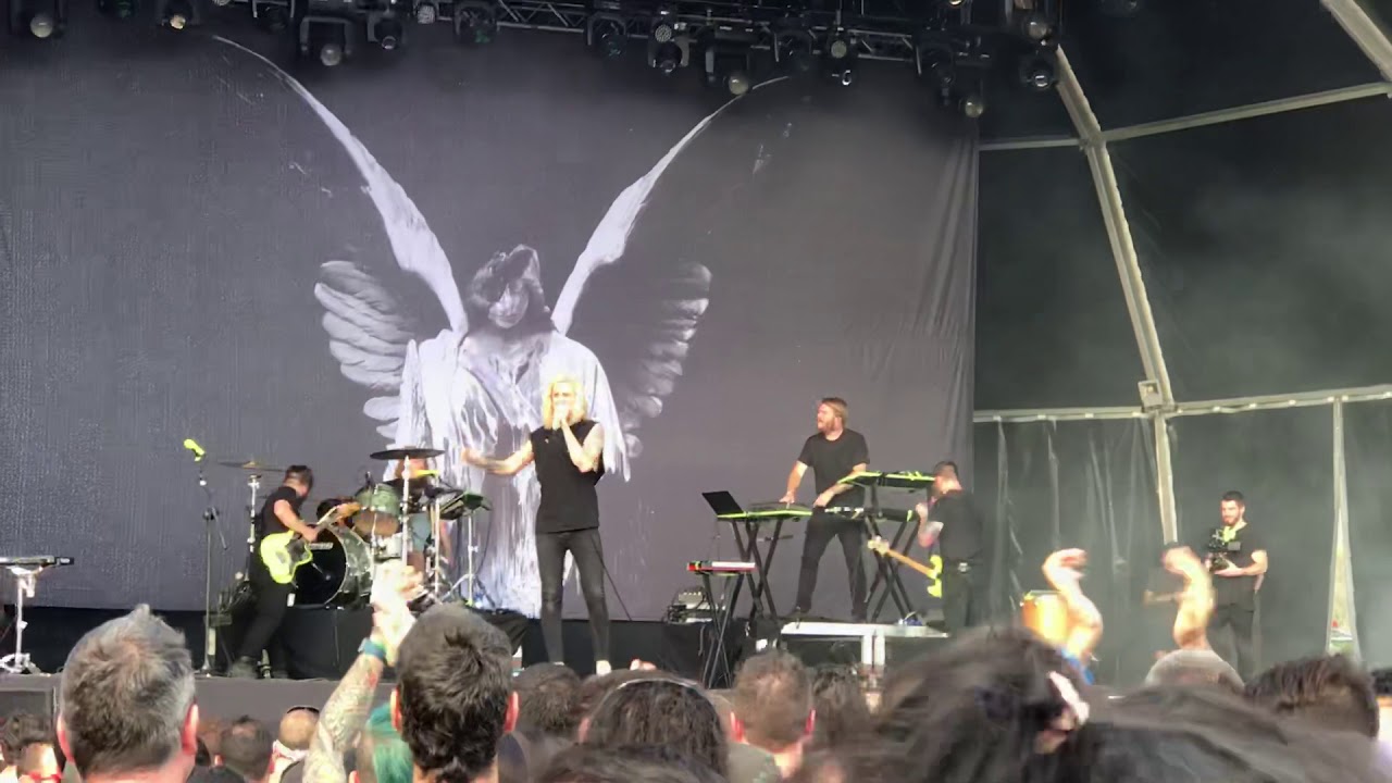 Underoath - Rapture ( directo ) in Download Festival Madrid 2018 - YouTube