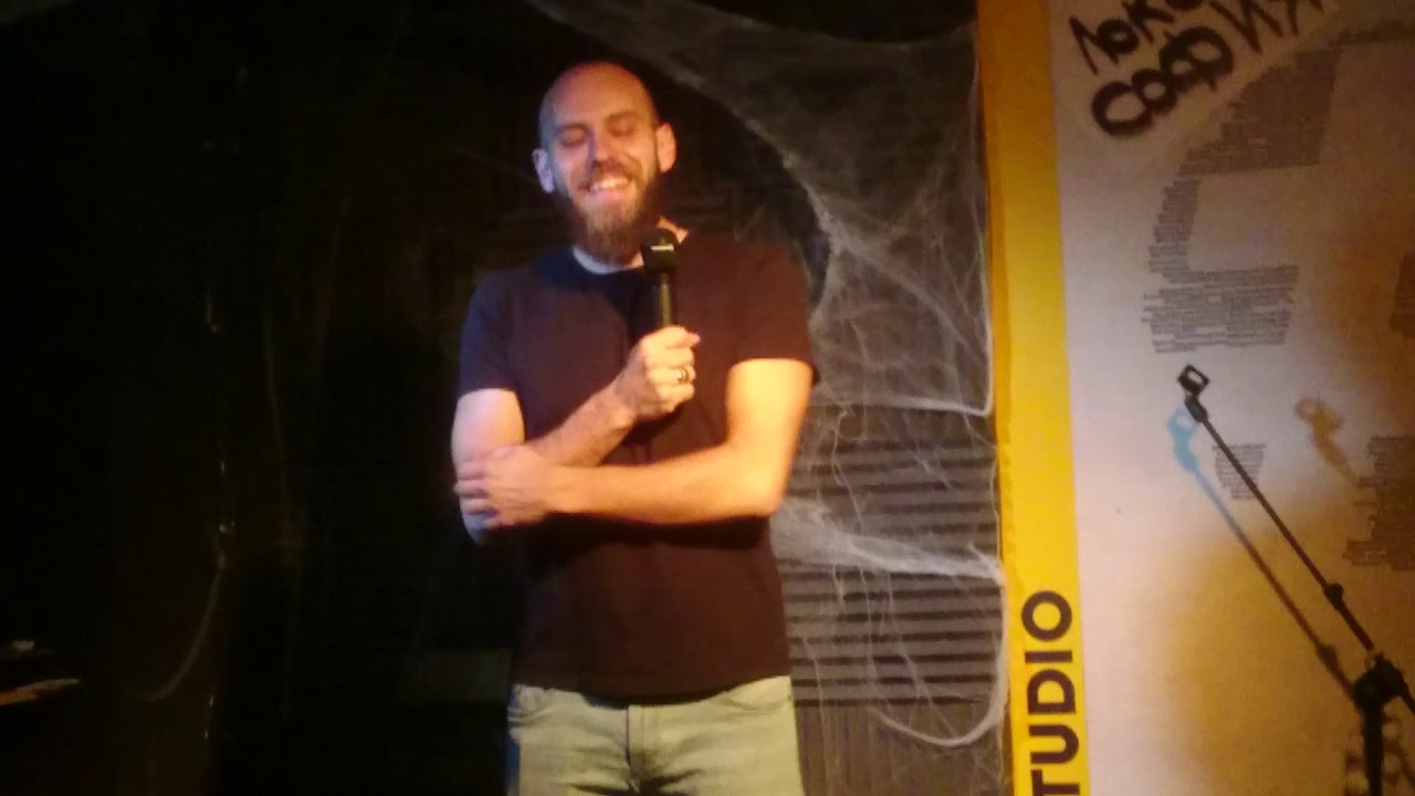Забавно Stand up comedy Dimitar Ivanov - the captain in Hashtag studio ...