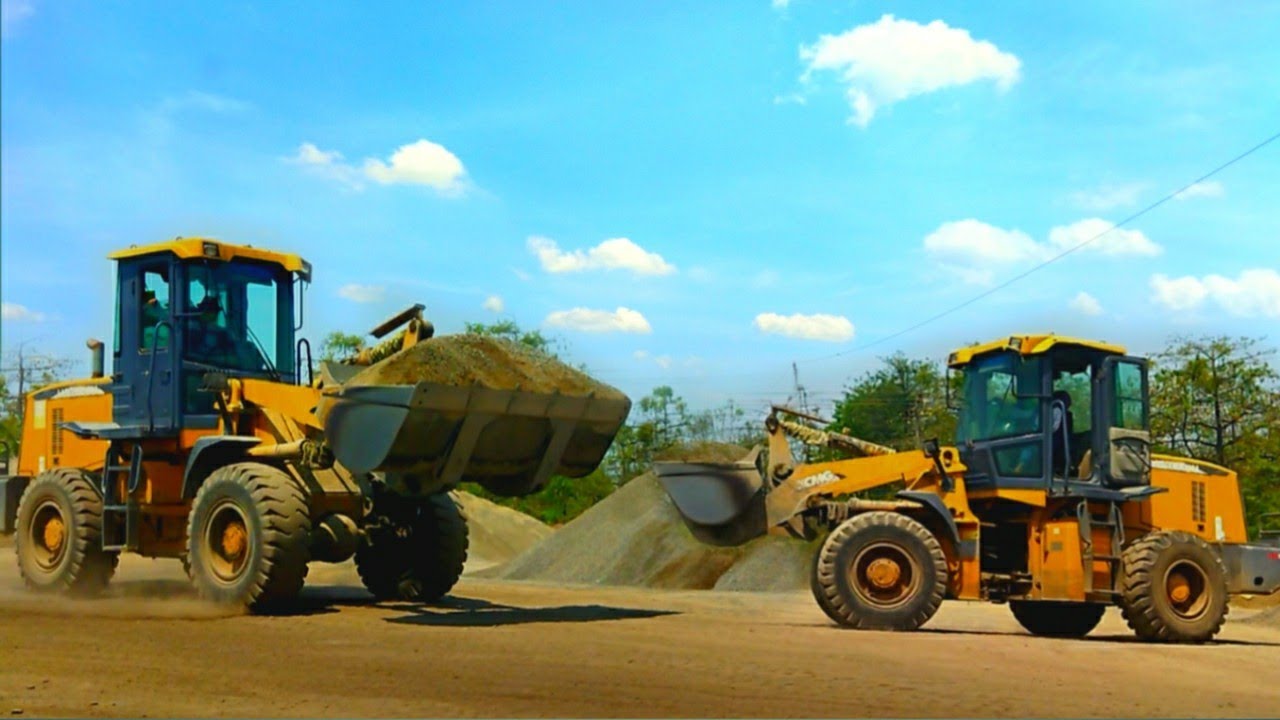 ALAT BERAT LOADER XCMG LW300KN SHUNS MATERIAL FROM DUMP TRUCK TO COLBIN ...