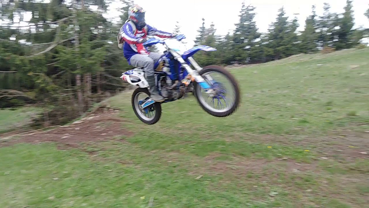 Yamaha yzf 400 - YouTube