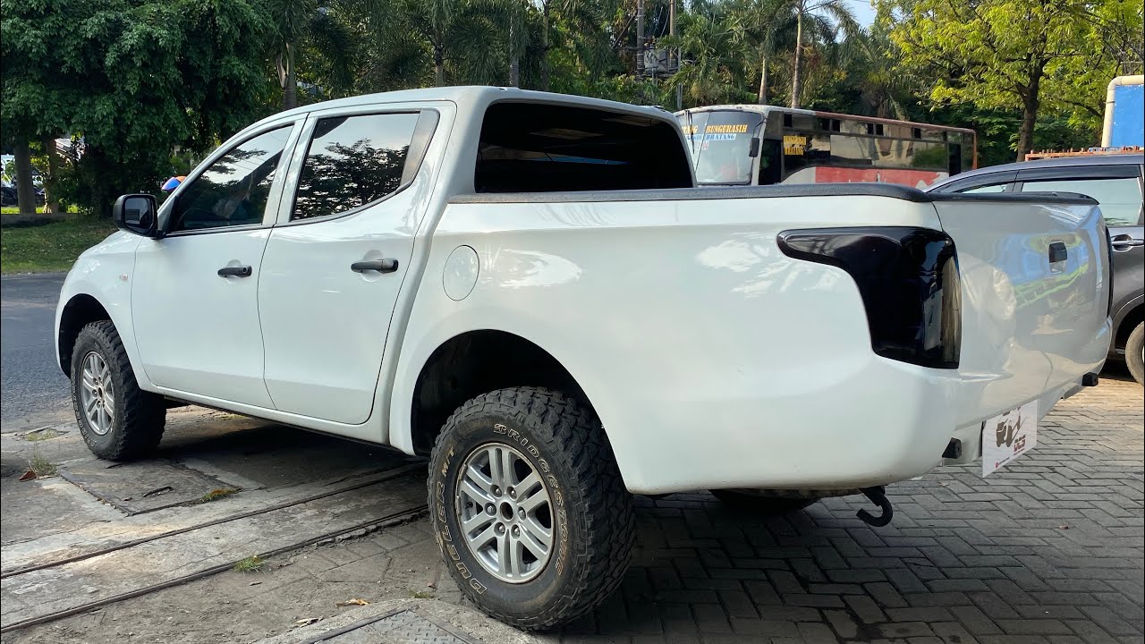 Mitsubishi Strada Triton HDX 4x4 2017 Review #triton - YouTube