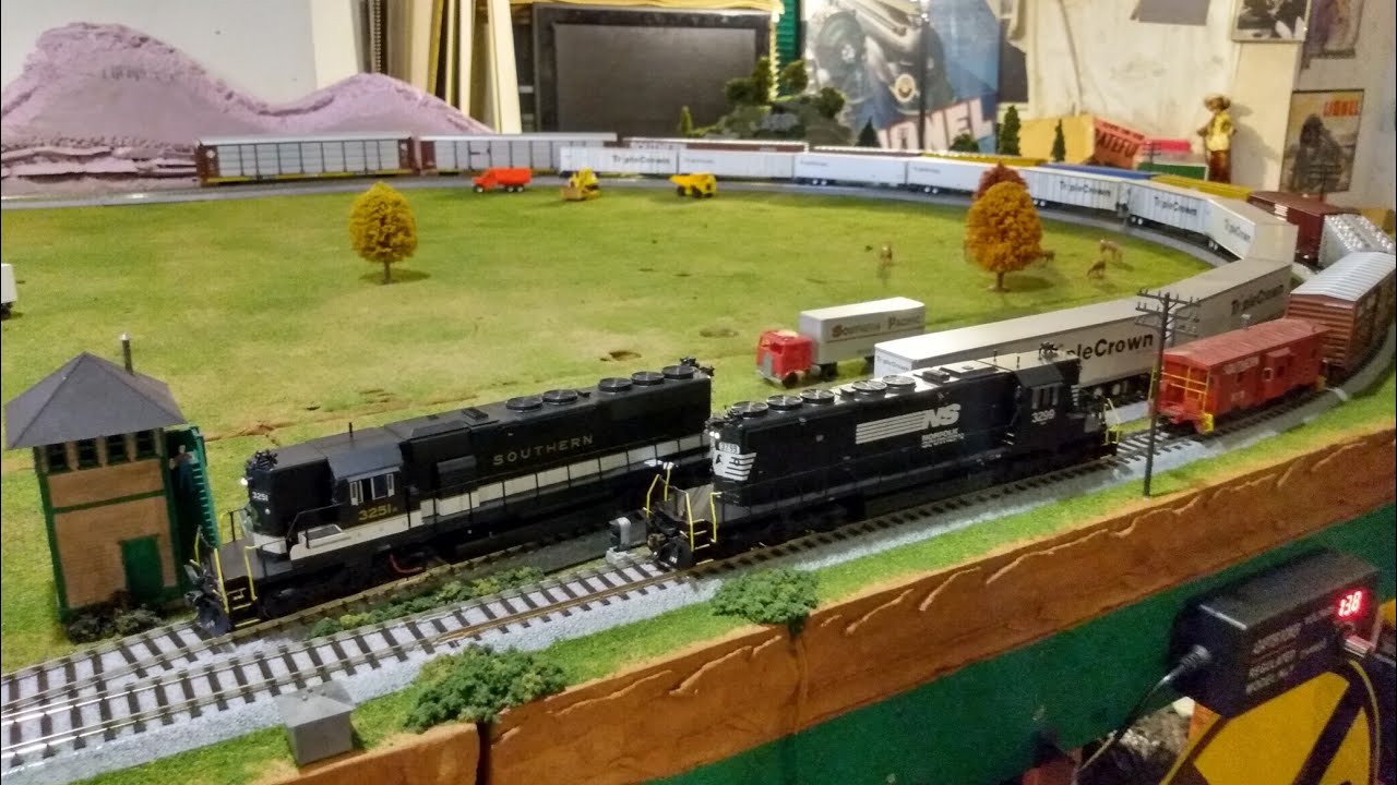 Start of my 6 by 8ft HO Scale Model Railroad! Update 2. NS and Southern ...