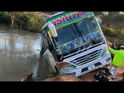 Tazama basi la msigwa express lililotumbukia maji. - YouTube