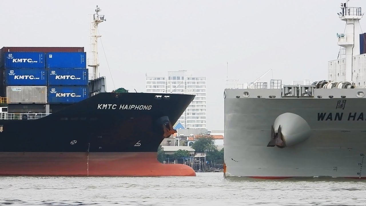 Two Container Ships Confront Each Other - YouTube