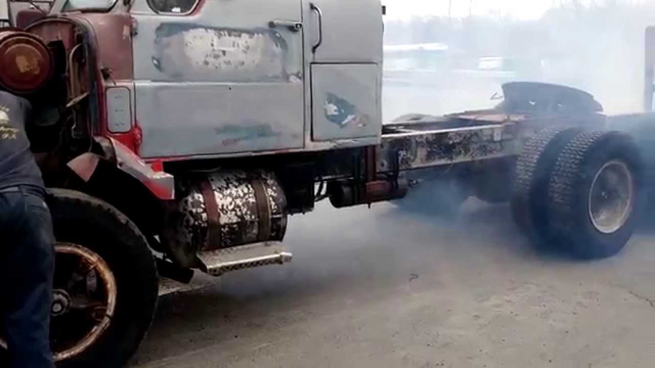 1965 IH DCF 400 318 Detroit straight pipes - YouTube