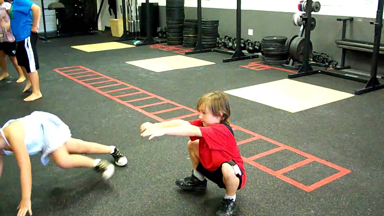Team CrossFit Kids - Workout of the day - YouTube