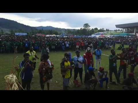 Kumul Fly - Kronoz & The Avisat Band (Live) - YouTube