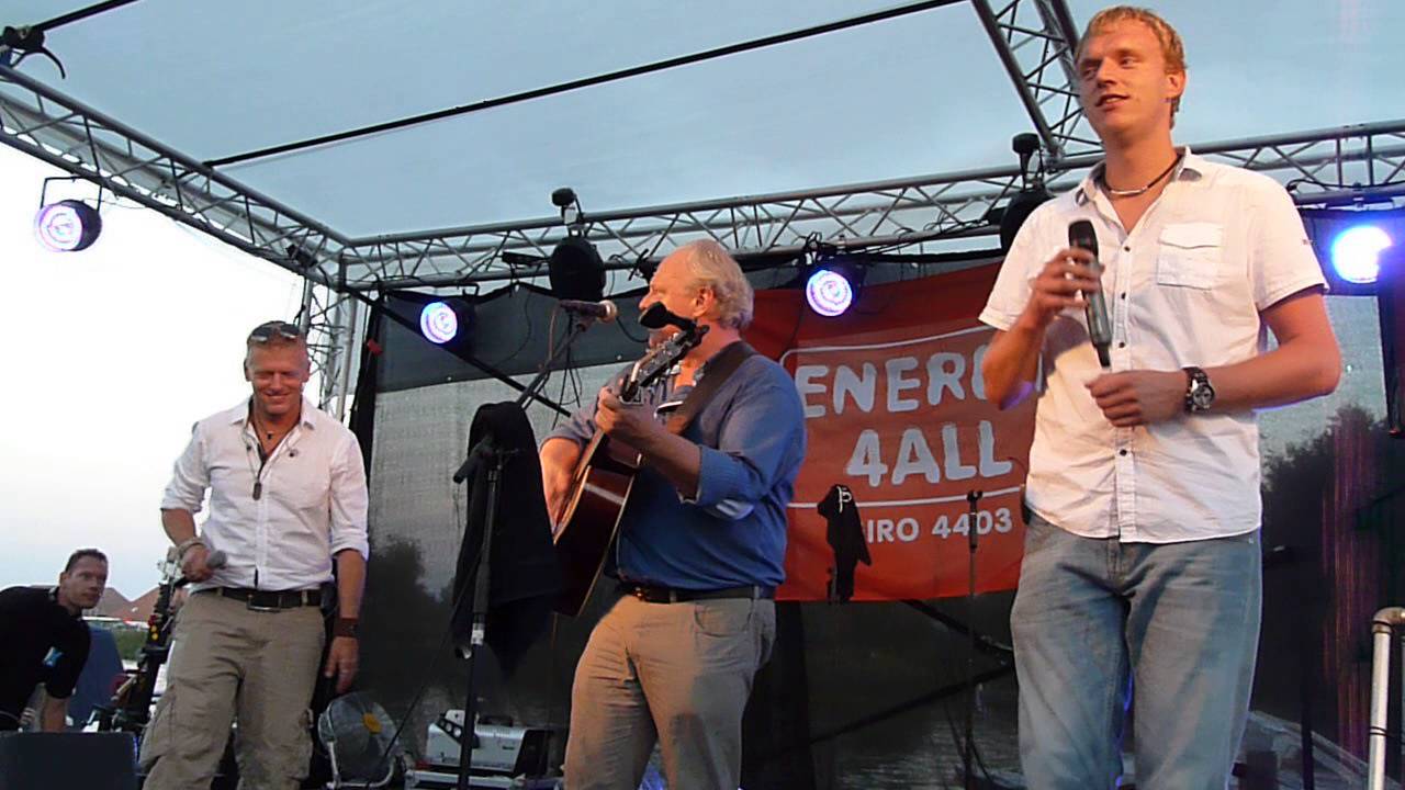 Die Twa & Gurbe Douwstra - Lit Jim Gean Friezen - YouTube