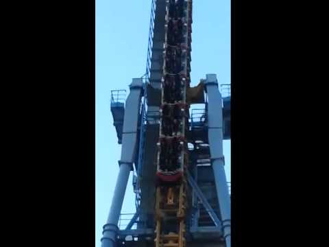 Gravity Max Tilt Roller Coaster 斷軌爽爽爽 - YouTube