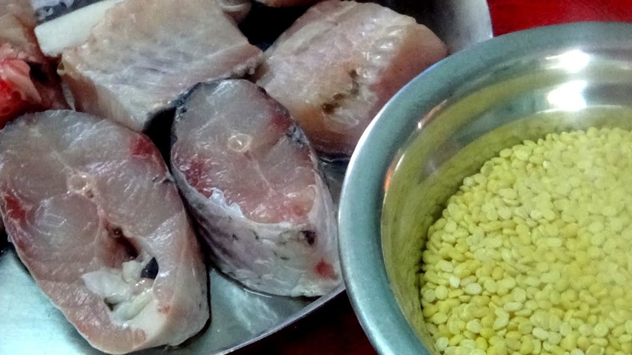 একটু অন্য স্বাদের মাছ দিয়ে মুগ ডাল//Moong Dal With Rohu Fish//Moong ...