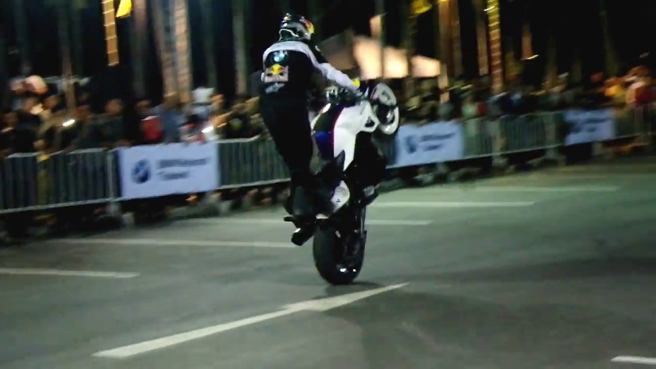 🇹🇭 Chris Pfeiffer Stunt Show | Bangkok - YouTube