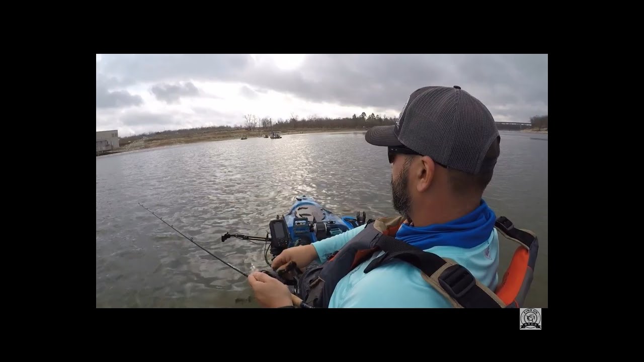 FISHING IN THE KAYAKS AT LAKE LIVINGSTON DAM - YouTube