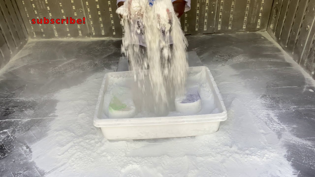 Dusty sponge powder play - YouTube