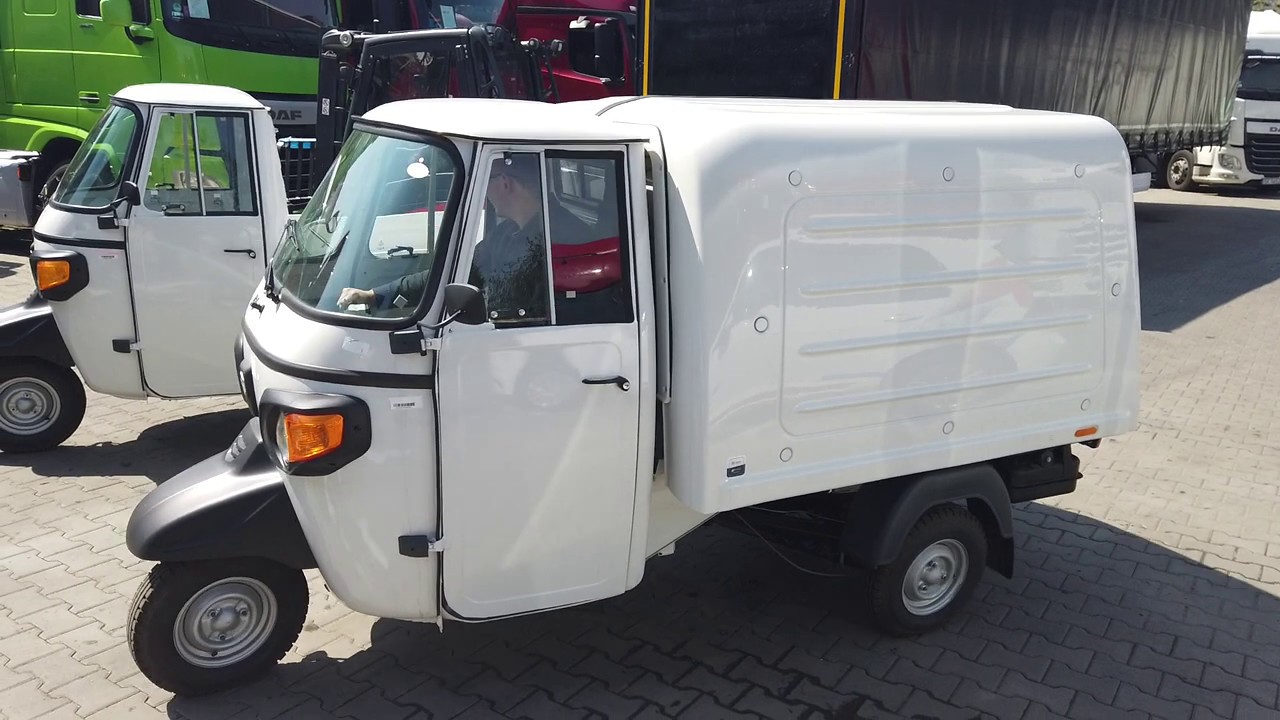 Piaggio Ape Classic Van - YouTube