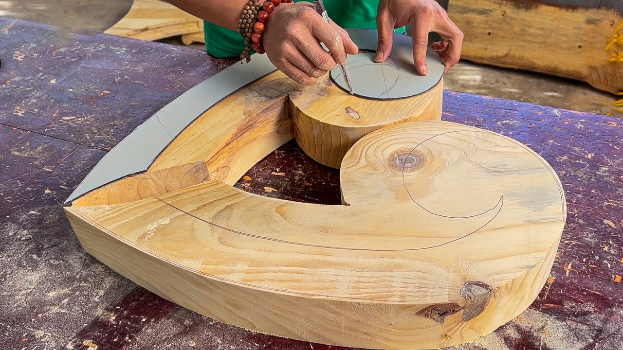 UNIQUE ROUND TABLE //Incredible Woodworking Projects - YouTube