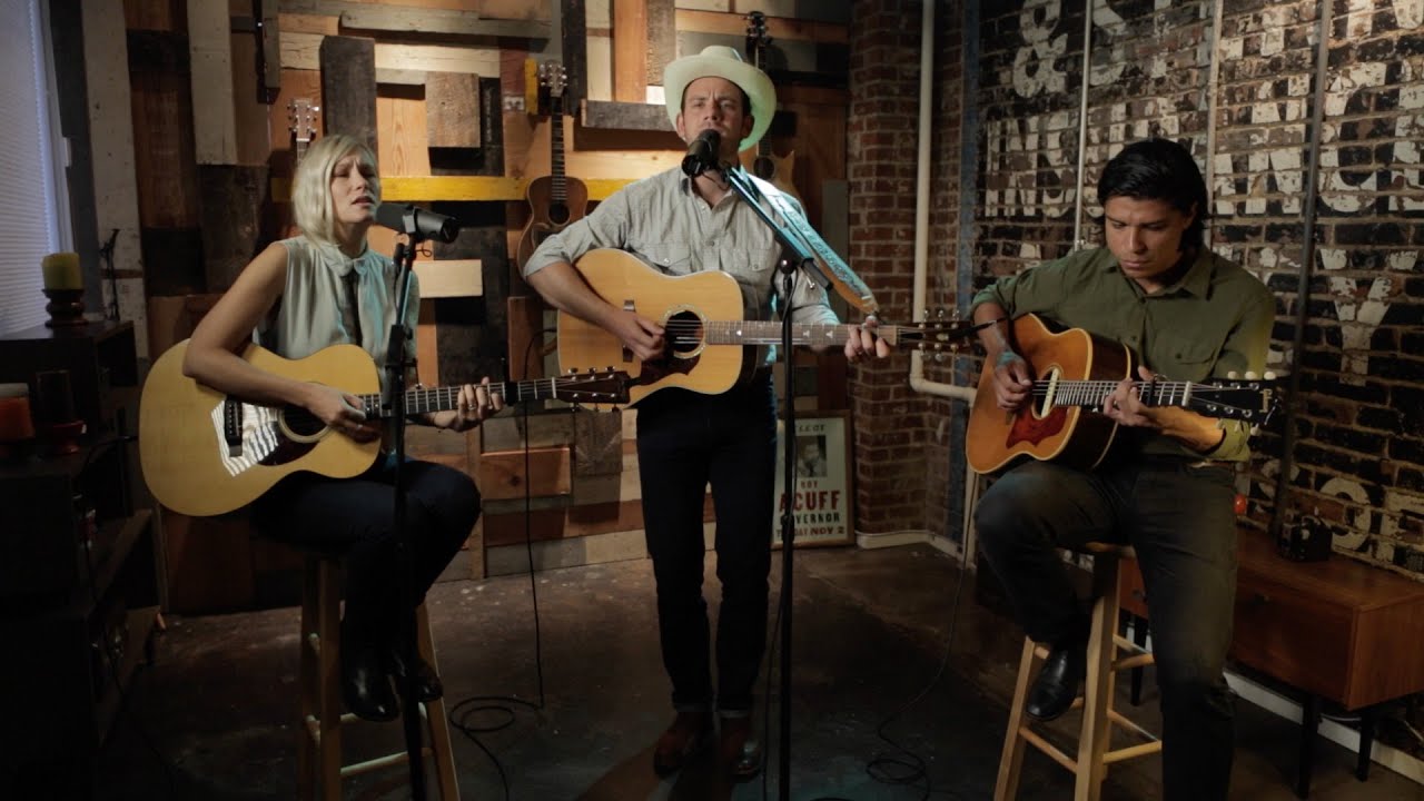 Sam Outlaw | Love Her For A While - YouTube