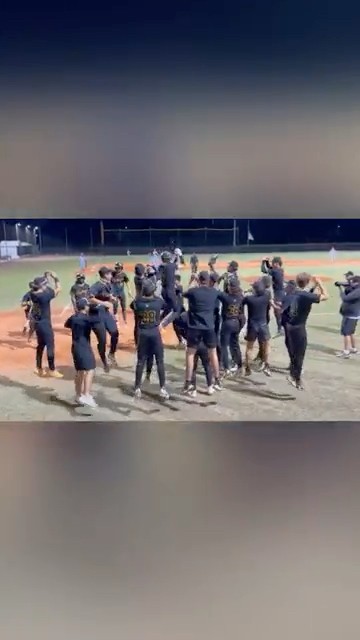 Dylan Dubovik’s game-ending 3-run HR - YouTube