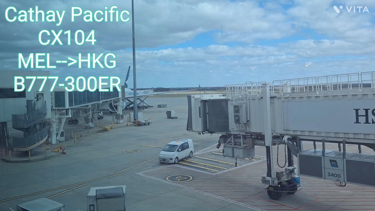 Cathay Pacific CX104 B777-300ER landing at Hong Kong - YouTube