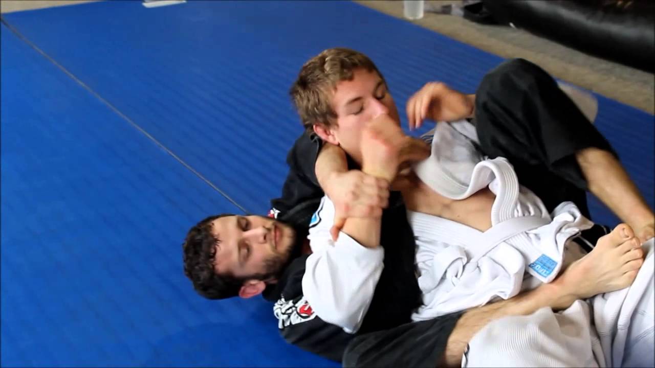 UFC Gym Jiu jitsu - YouTube