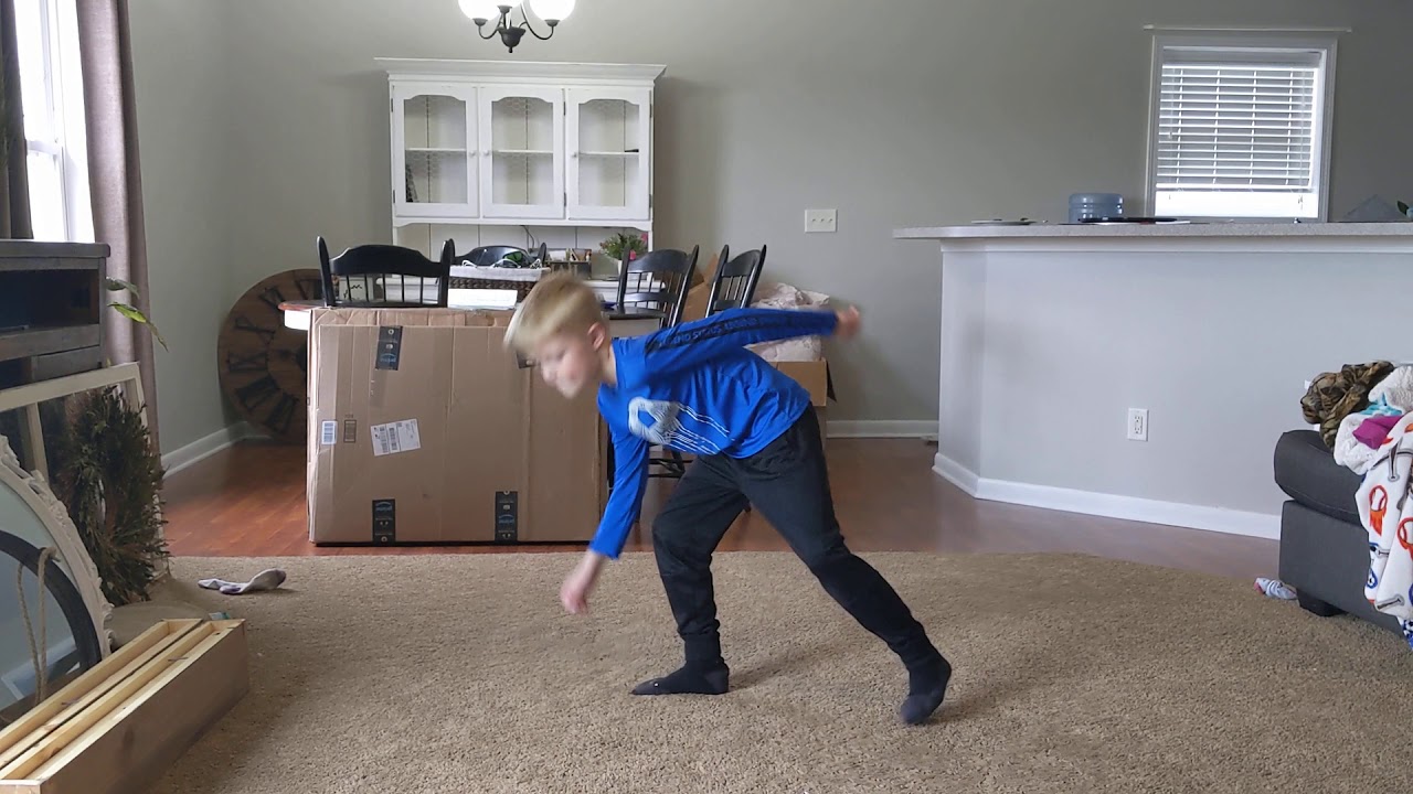 Cameron dancing K-pop - YouTube