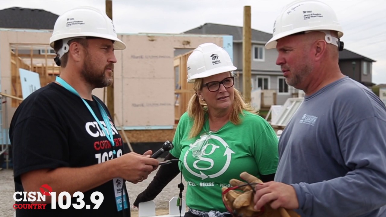 Chris Scheetz interviews Garth Brooks and Trisha Yearwood at the ...