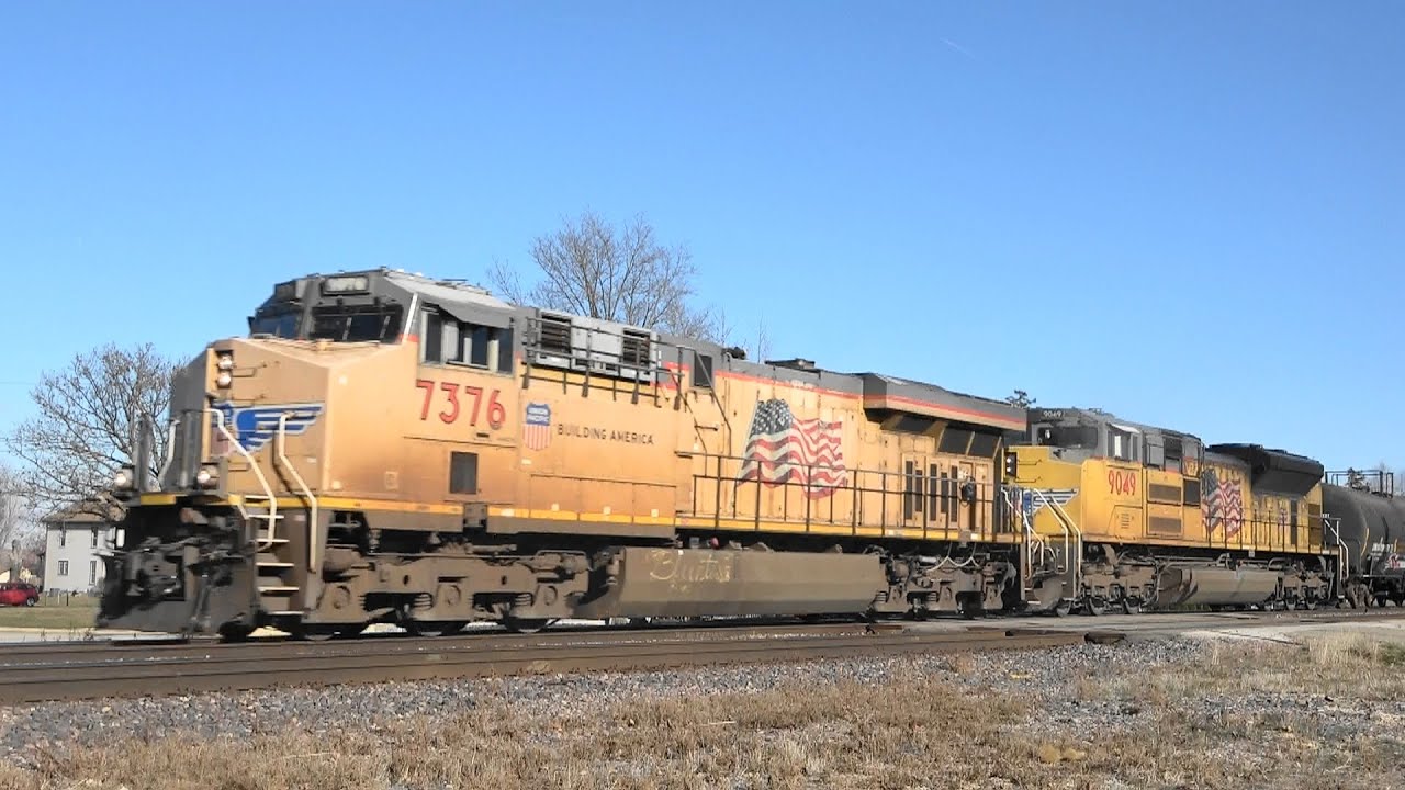 UP Z-Train & Freight, Grand Mound, Iowa 11/28/25 - YouTube