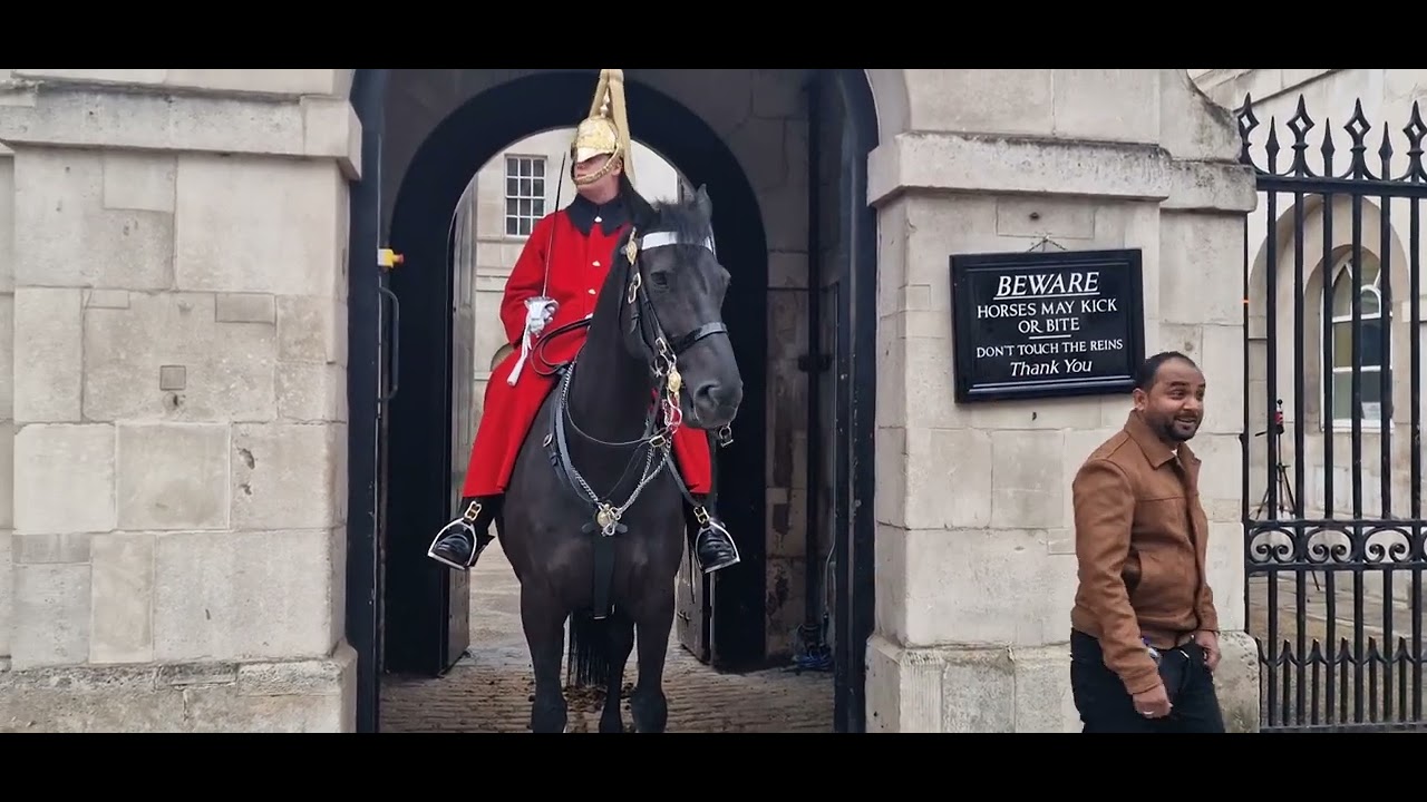 (Rude) smile #thekingsguard - YouTube