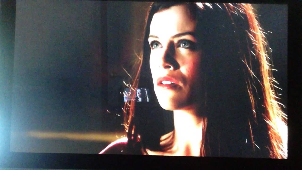 Arrow S1E07 - Oliver and Helena kidnapped by mob - YouTube