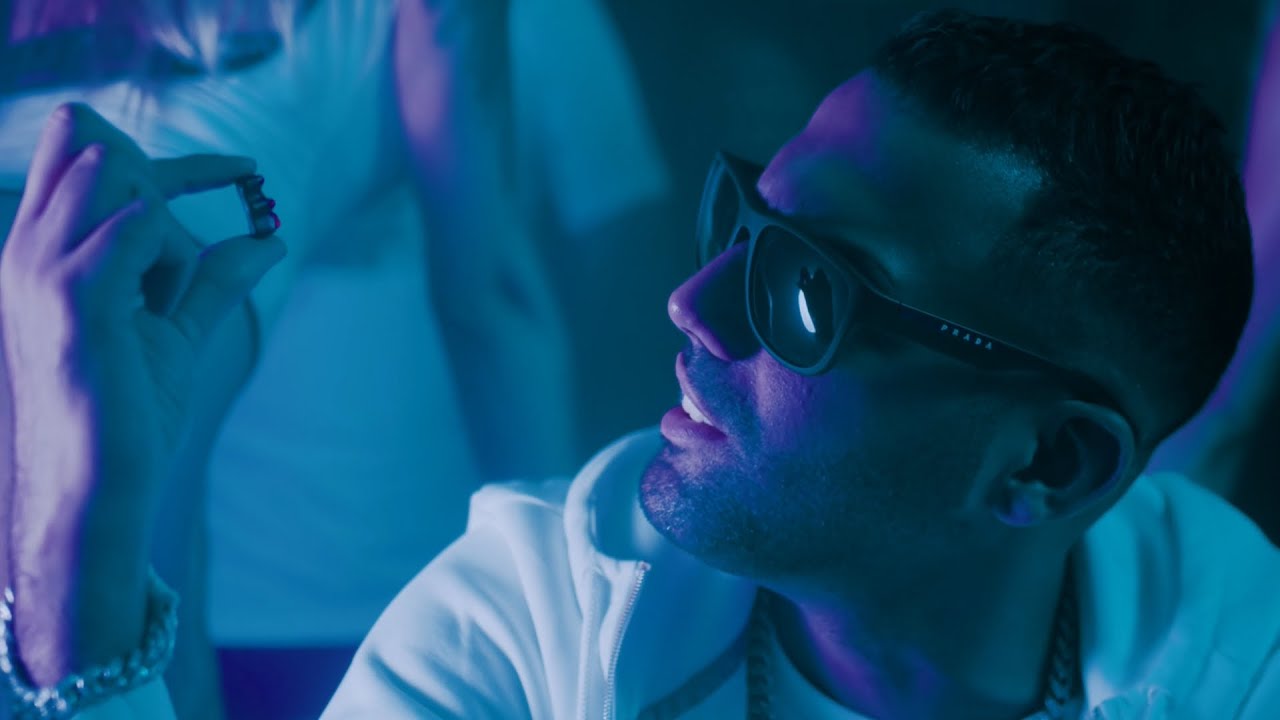 Al Gear - Gummibärenmann - prod. by Stard Ova (Official Video) - YouTube