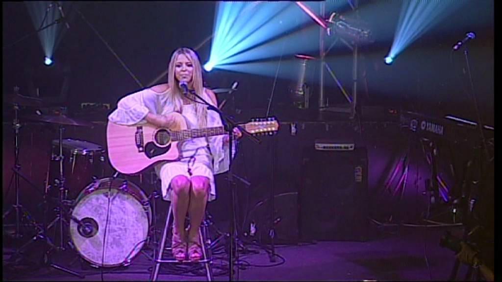 Nikita King - 'Cry Like a Girl' @ Singer Songwriter - YouTube