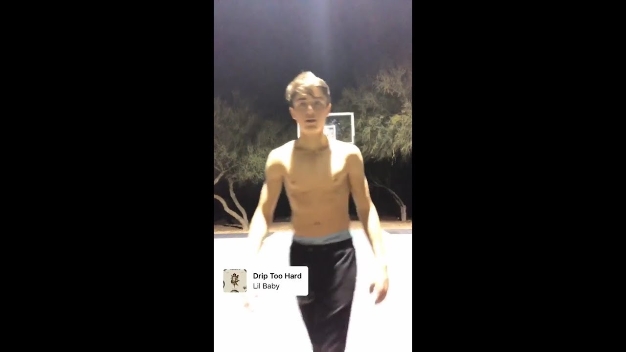 Asher Angel (shirtless) playing basketball / 9 December 2018 - YouTube