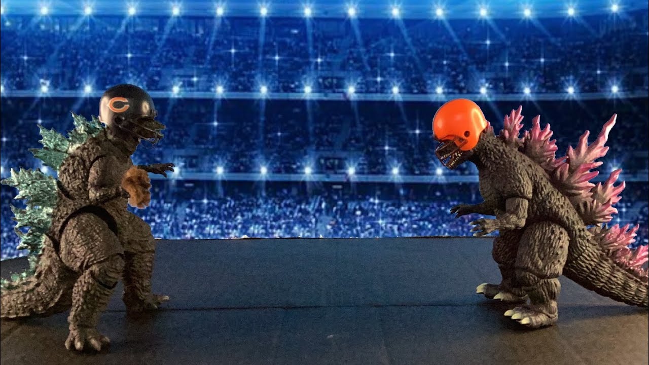 Godzilla football game stop motion - YouTube