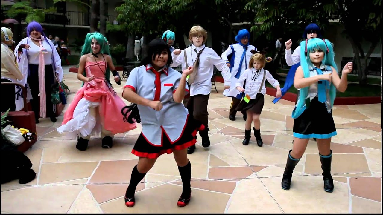Anime LA 2011 Vocaloid Gathering PoPiPo Dance - YouTube